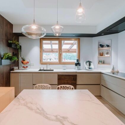 Cuisine avec ilot central sur mesure | BeHome Interiors